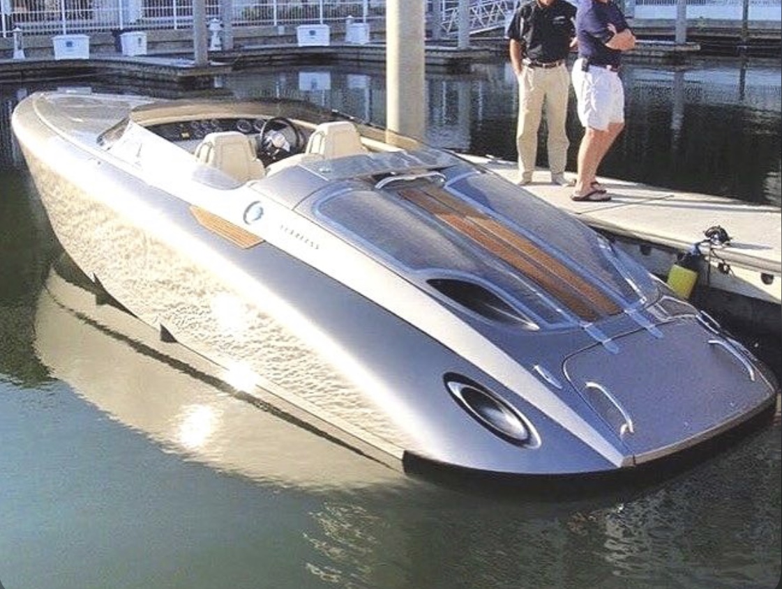 A Look At The 'FEARLESS' Porsche Speedboat