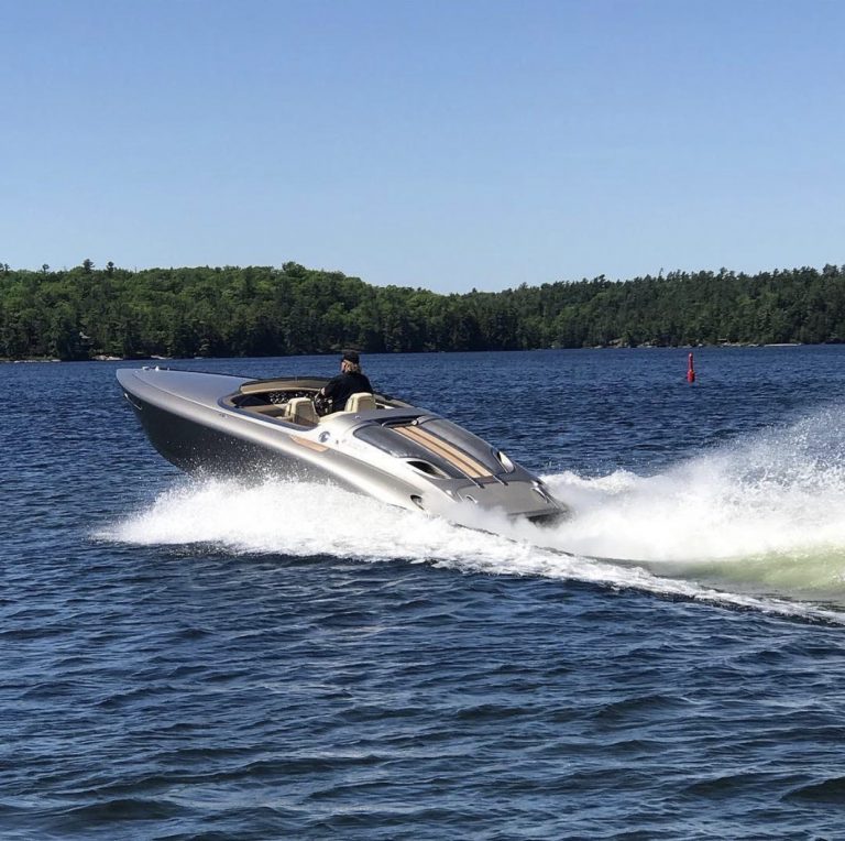 A Look At The 'FEARLESS' Porsche Speedboat