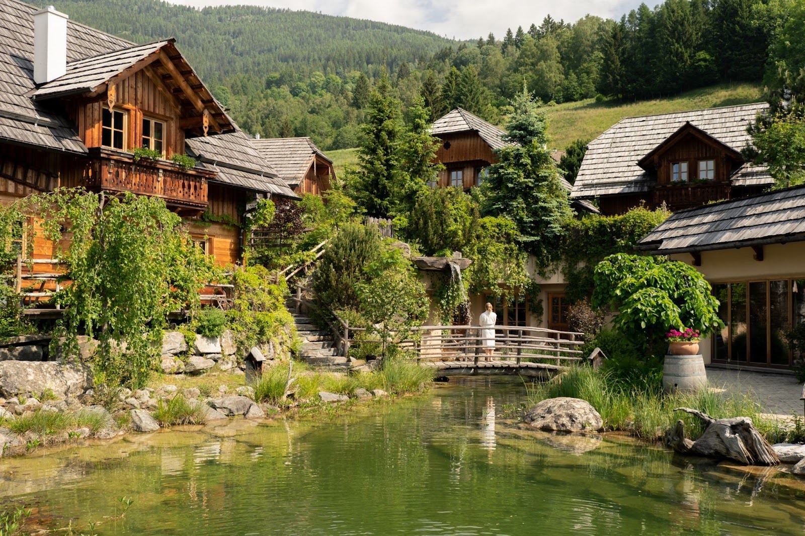 The Luxury Lifestyle Magazine - Photos & News - Official Website